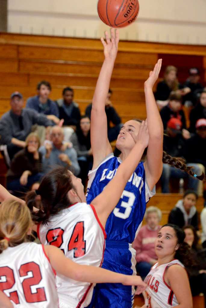 Ludlowe girls basketball defeats Greenwich