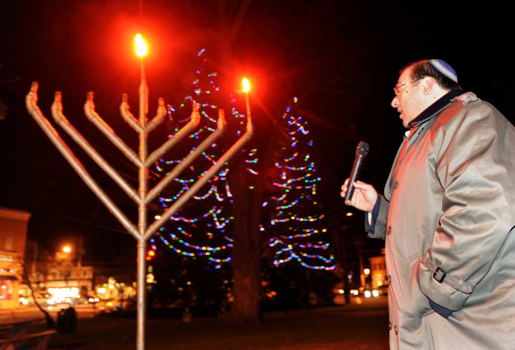 'Lights' of Hanukkah shine at menorah-lighting ceremony