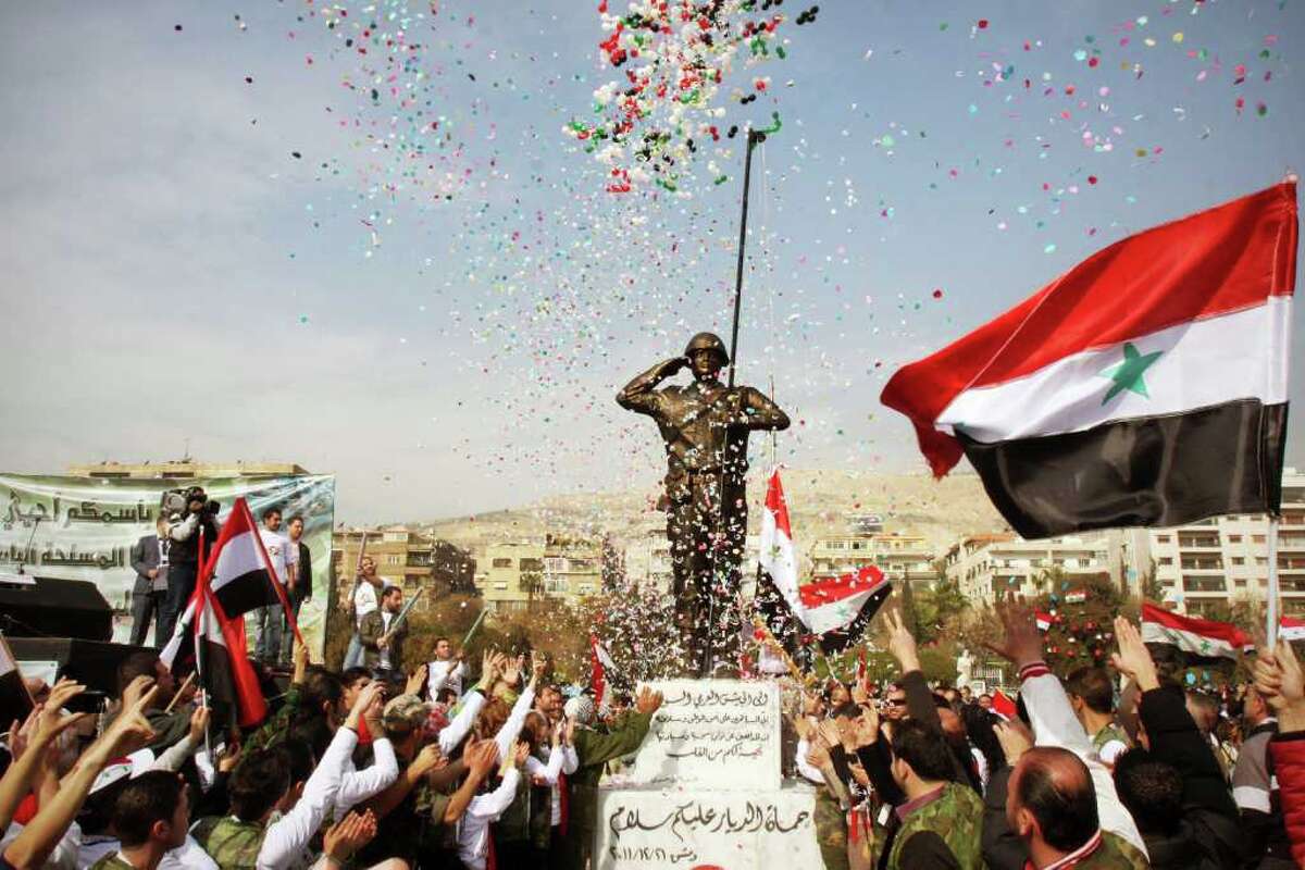 News of the world in photos: Sailor celebrates homecoming, freedom and more