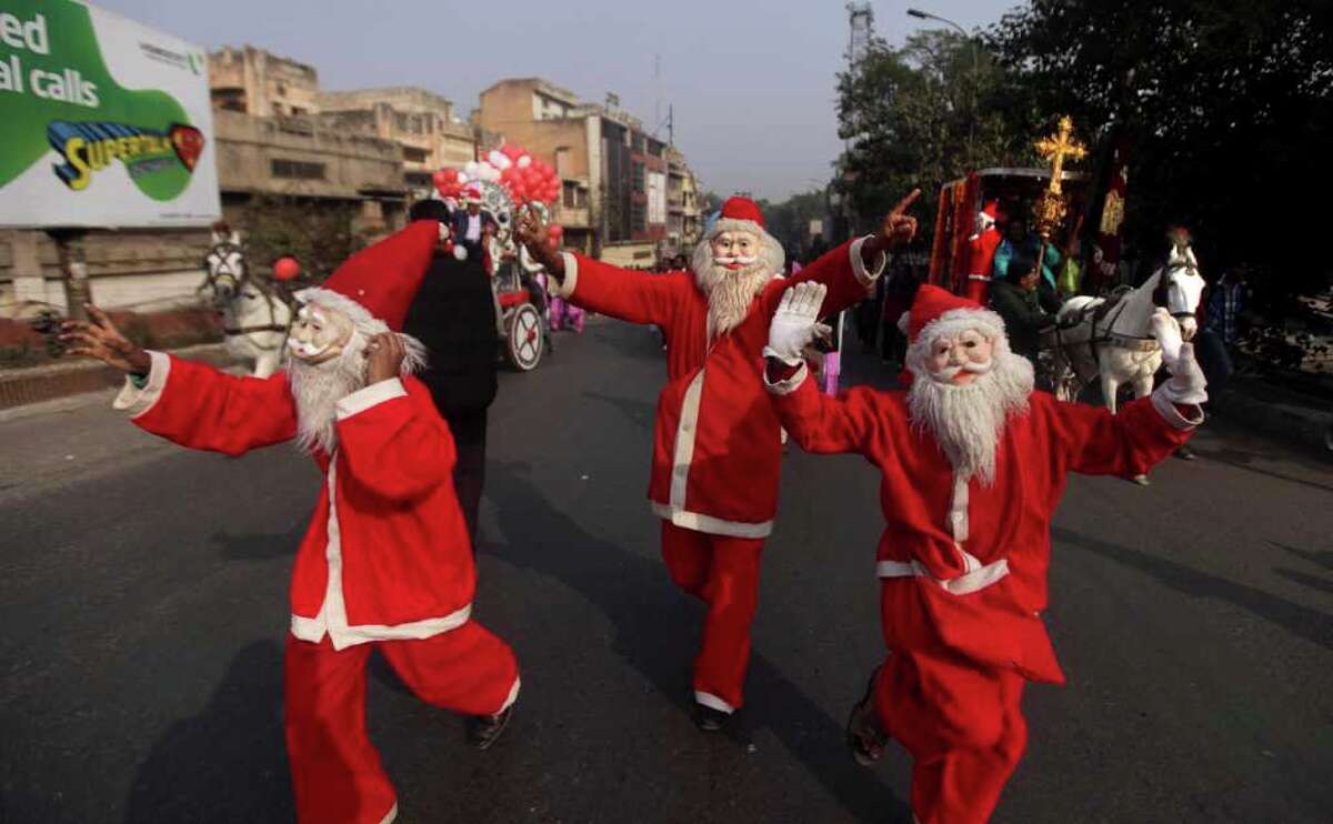 News of the world in photos: Bombings in Iraq and more