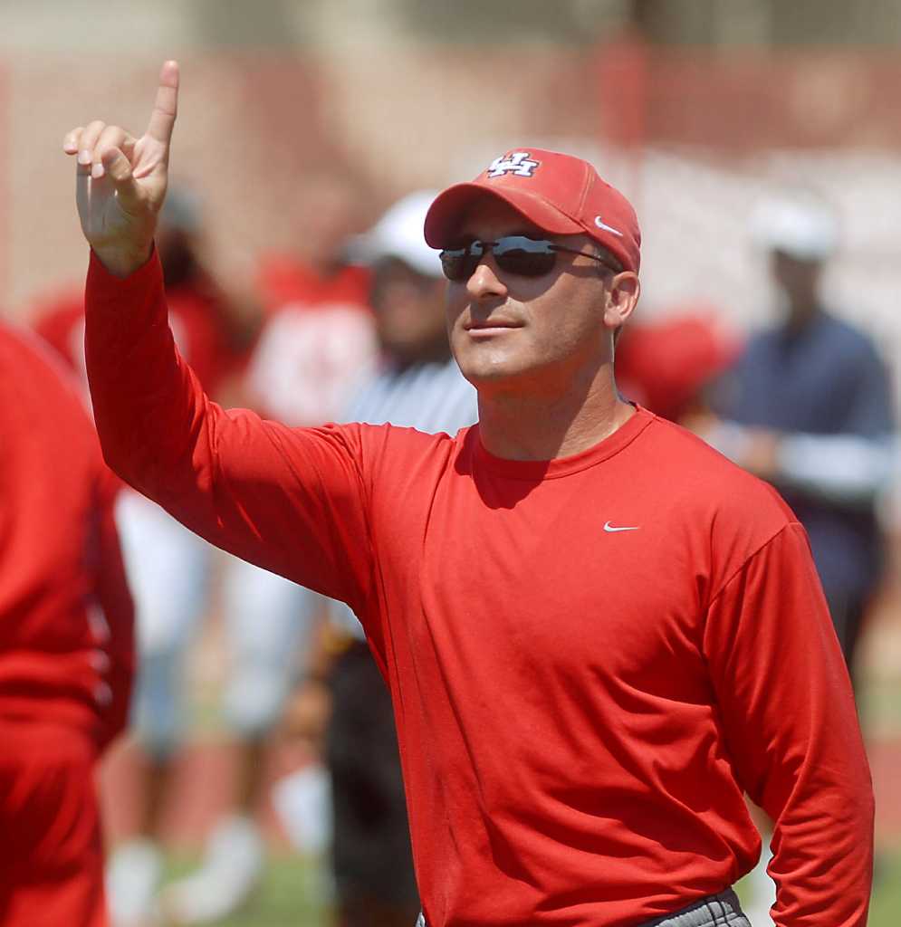 UH sees recruits stick with new coach Levine