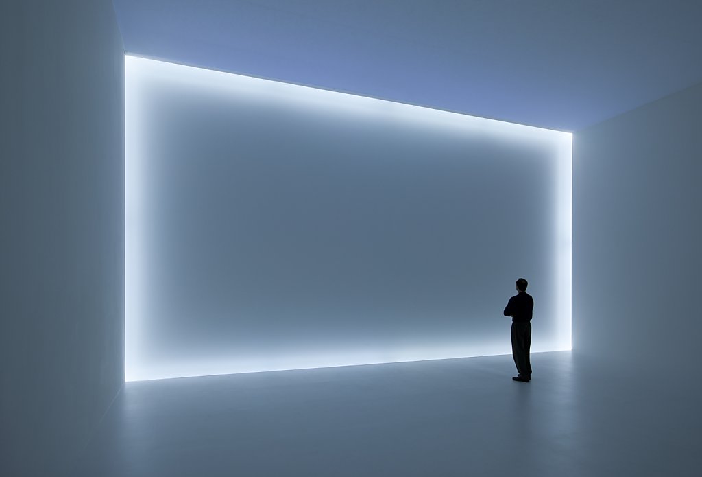 S. California plays with the light-space phenomenon