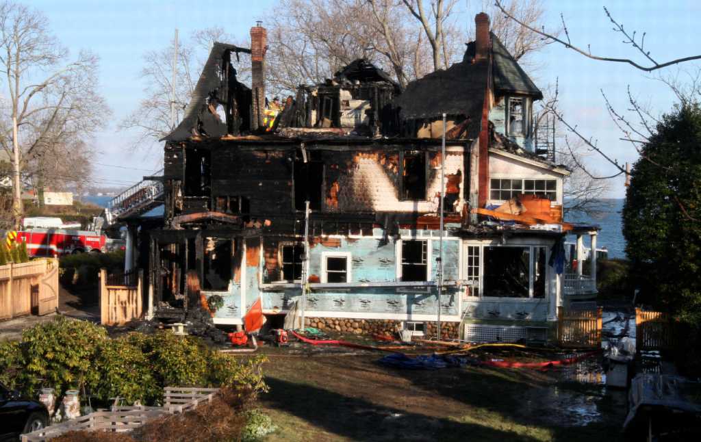 Connecticut fire kills 5