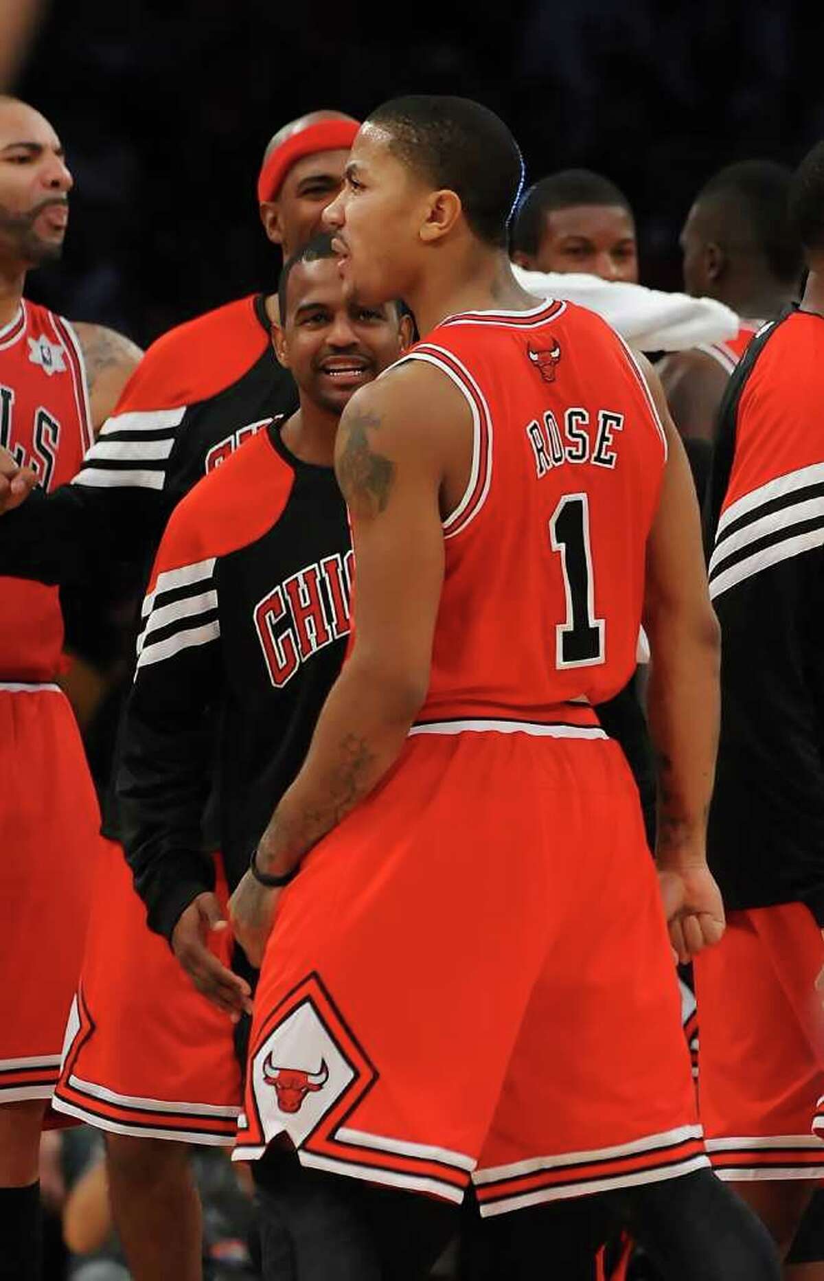 Rose hits winner as Bulls top Lakers