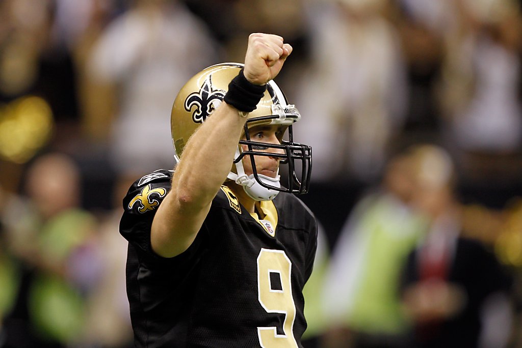 Drew Brees sets single-season passing mark in win