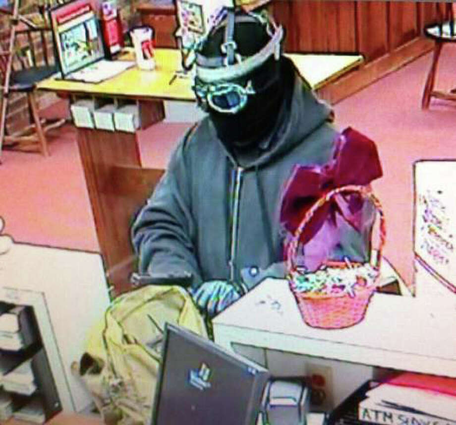 Bank robbed in Kent - NewsTimes