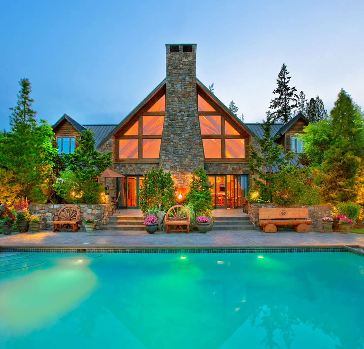 Inside two ex-Mariners' mansions