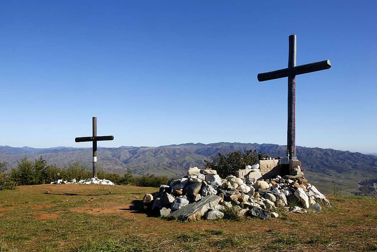 Atheists, Marines debate Camp Pendleton crosses