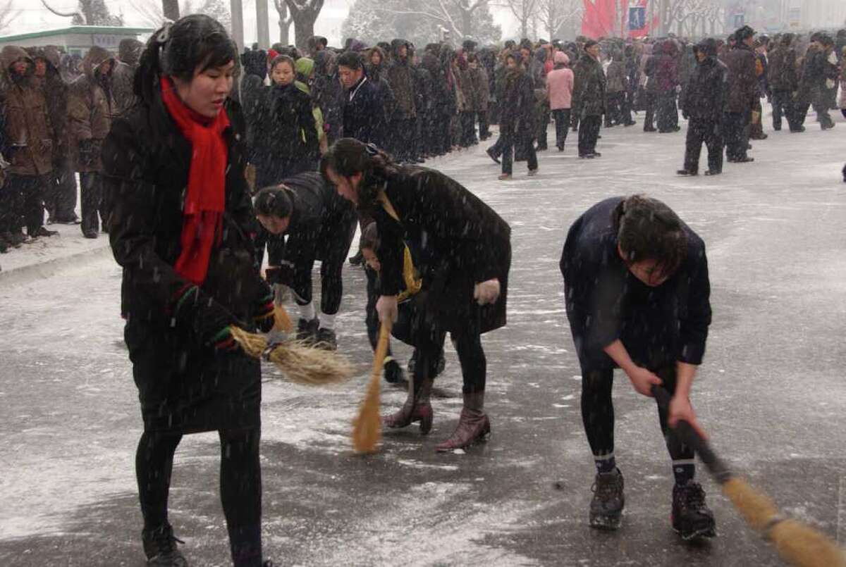 News of the world in photos: Huge funeral for North Korean strongman
