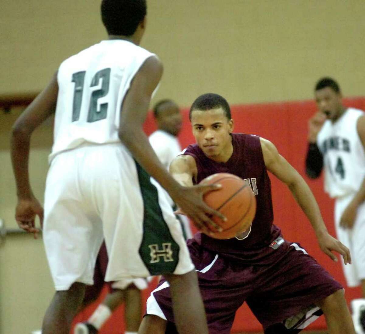 Memorial beats Ozen in Gamble semifinal, plays Hightower next