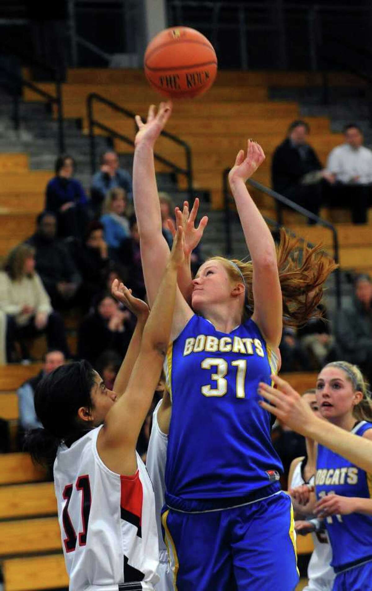 Brookfield girls fall in double overtime to Fairfield Warde