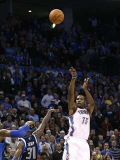 Kevin Durant's 3-pointer at buzzer lifts Thunder