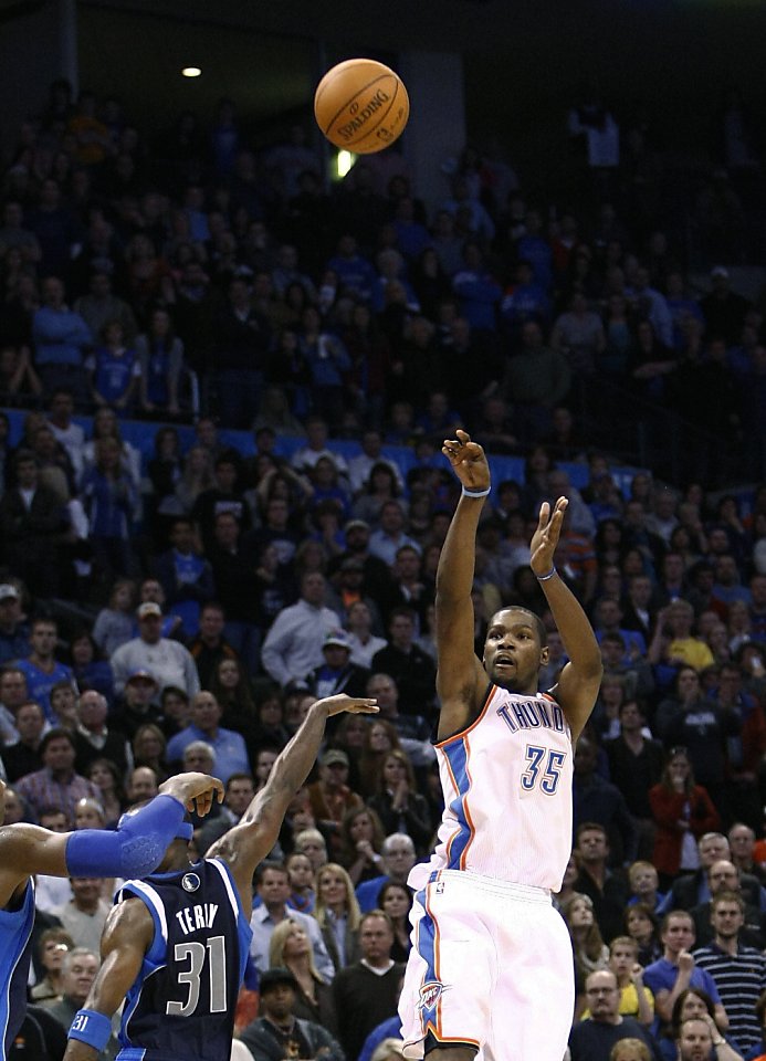 Kevin Durant's 3-pointer at buzzer lifts Thunder