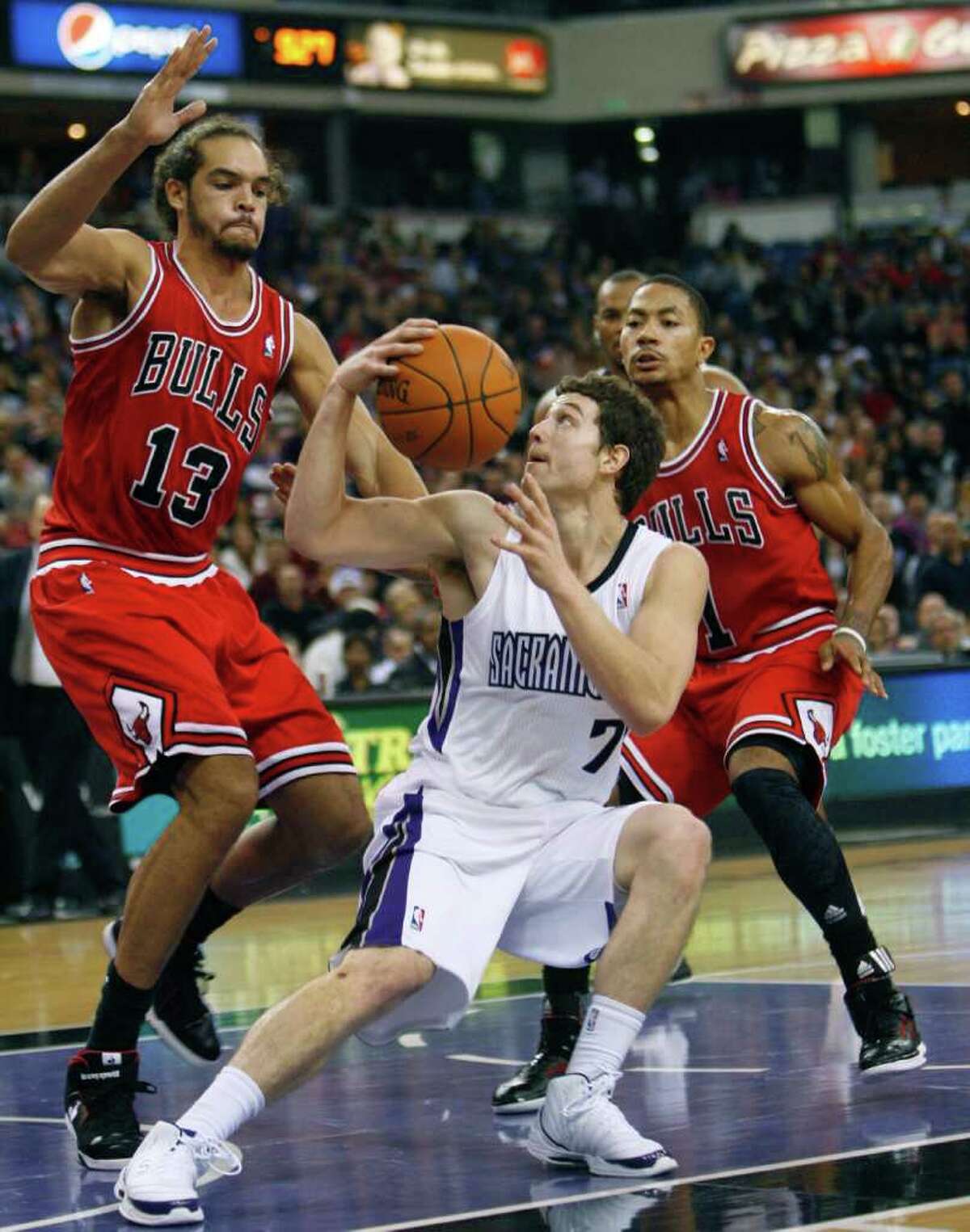 Jimmer scores NBA career-high 17 points
