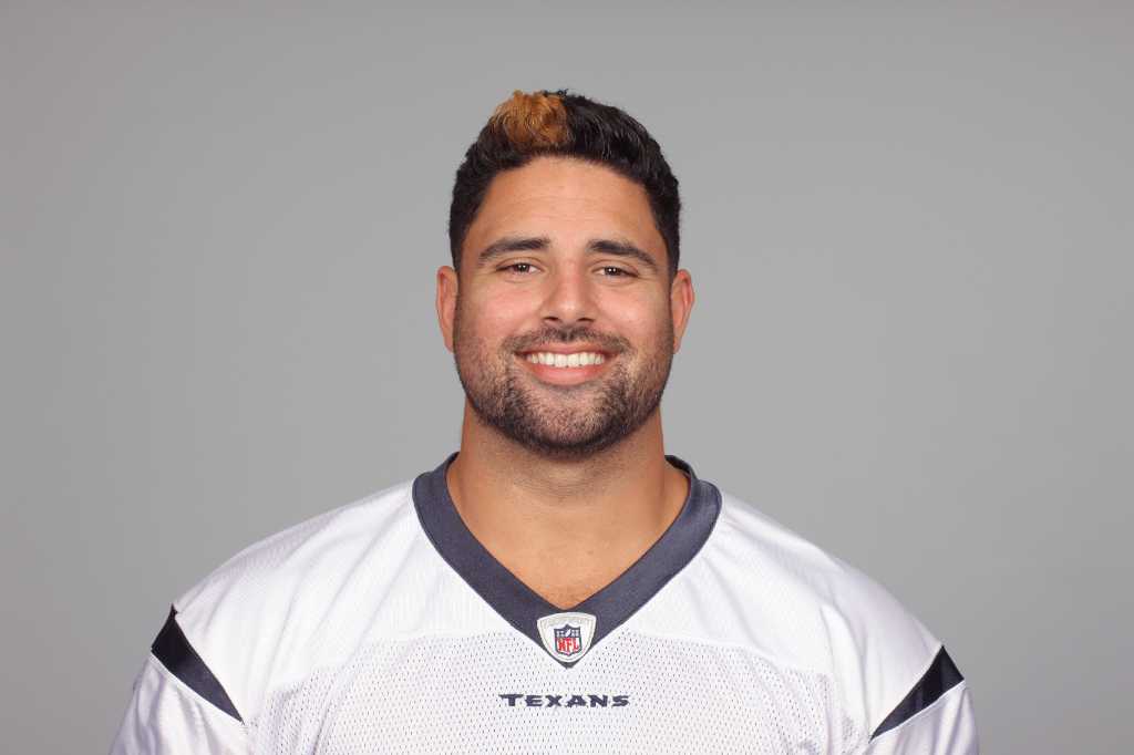 Cody mixes humor, consistency for Texans