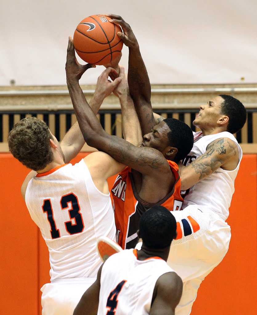 UTSA men find touch just in time