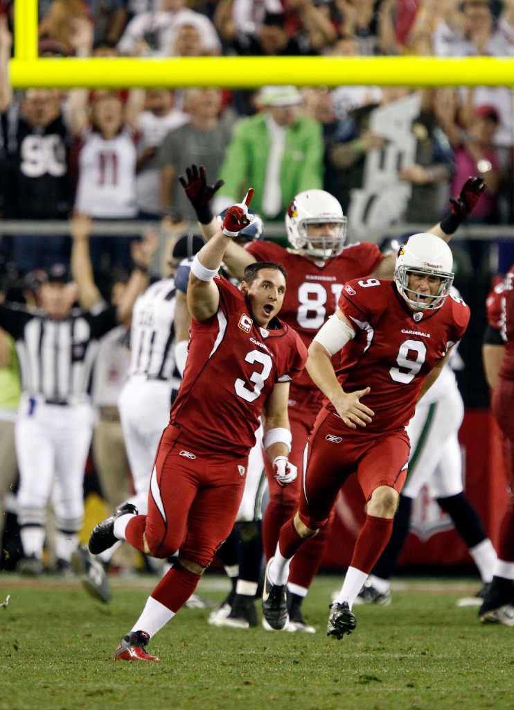 Falcons bury Bucs, avoid Saints in playoffs