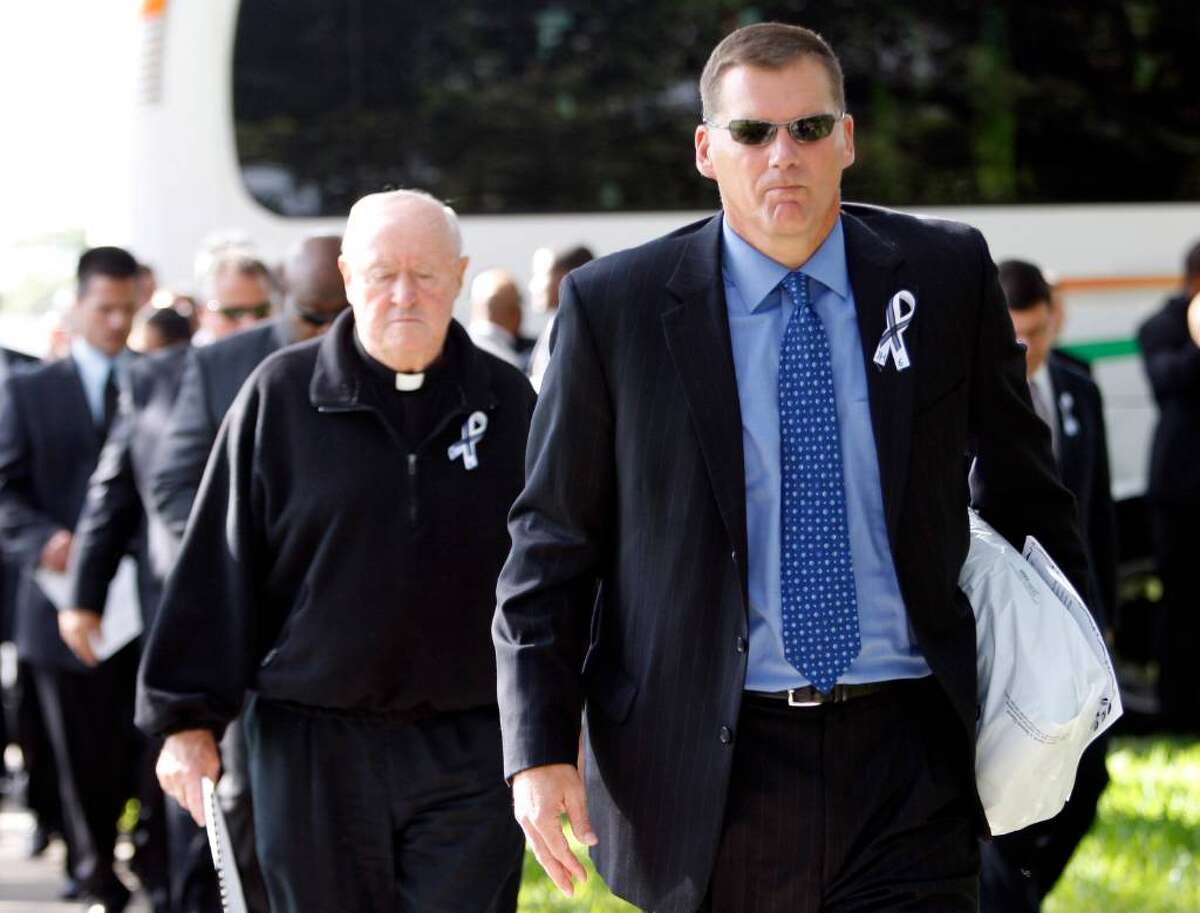 Hundreds say goodbye to Jasper Howard