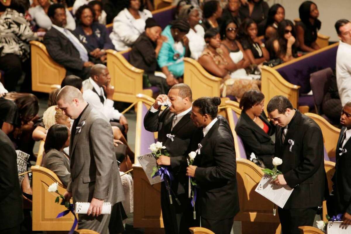 Hundreds say goodbye to Jasper Howard