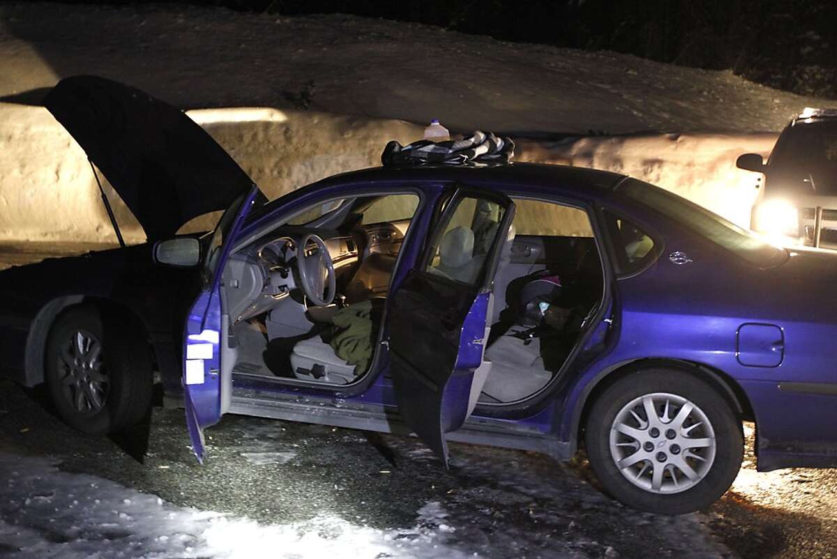 Mount Rainier park ranger killed - gunman sought