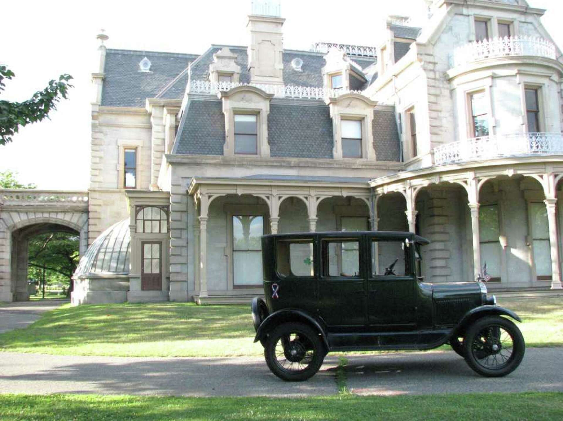 A Titanic undertaking: Greenwich resident takes over reins at Lockwood ...