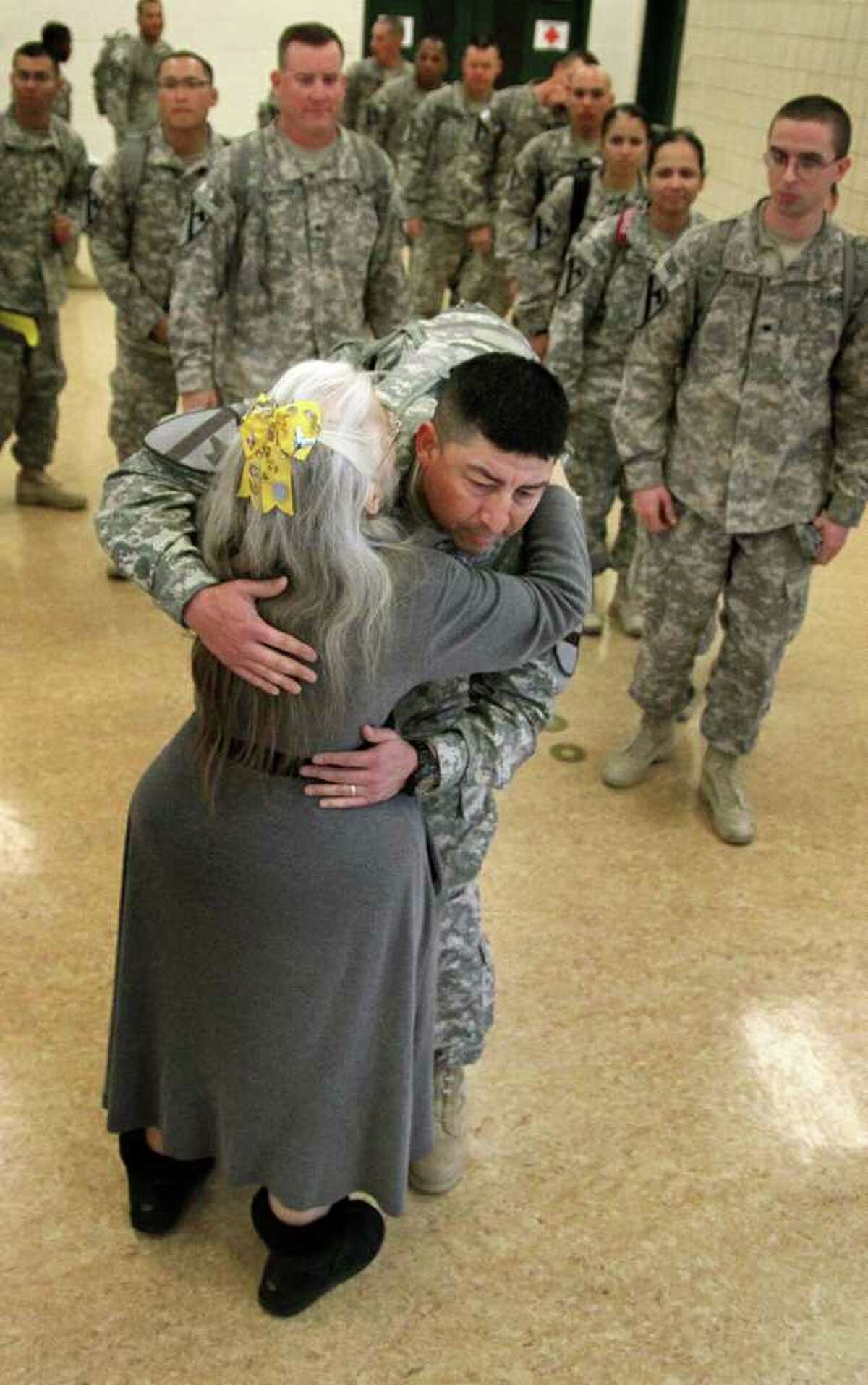 ‘Hug Lady' helps soldiers cope