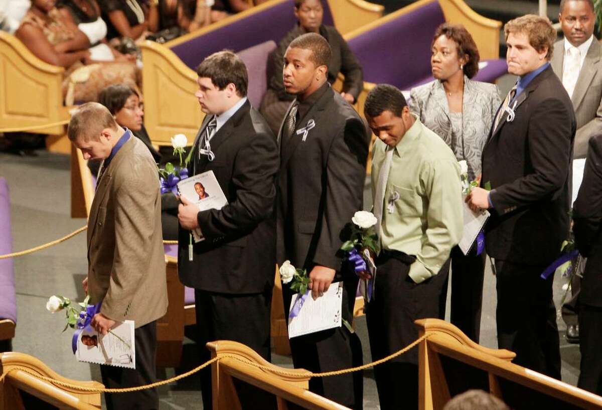 Hundreds say goodbye to Jasper Howard