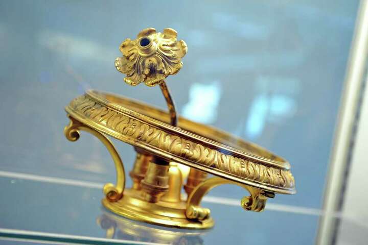 Artifacts recovered from Titanic auctioned