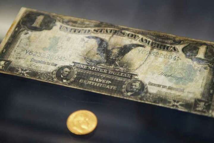 Artifacts recovered from Titanic auctioned