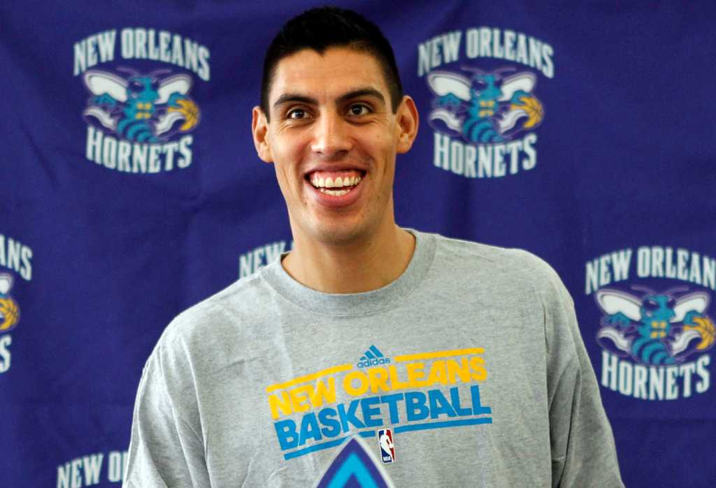 Gustavo Ayón cumple el sueño de su vida en la NBA