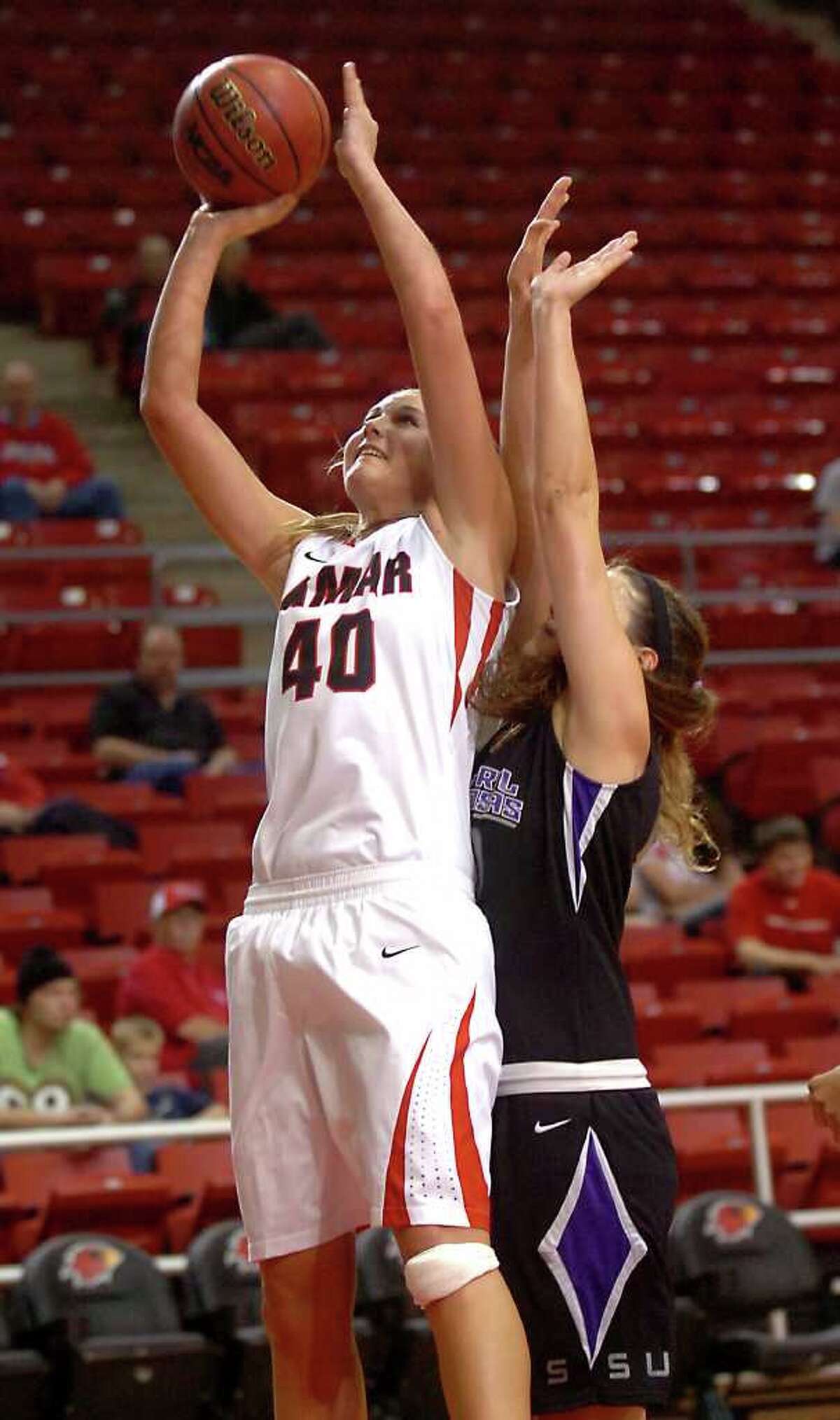 Bob Knight watches as Lamar dominates UCA