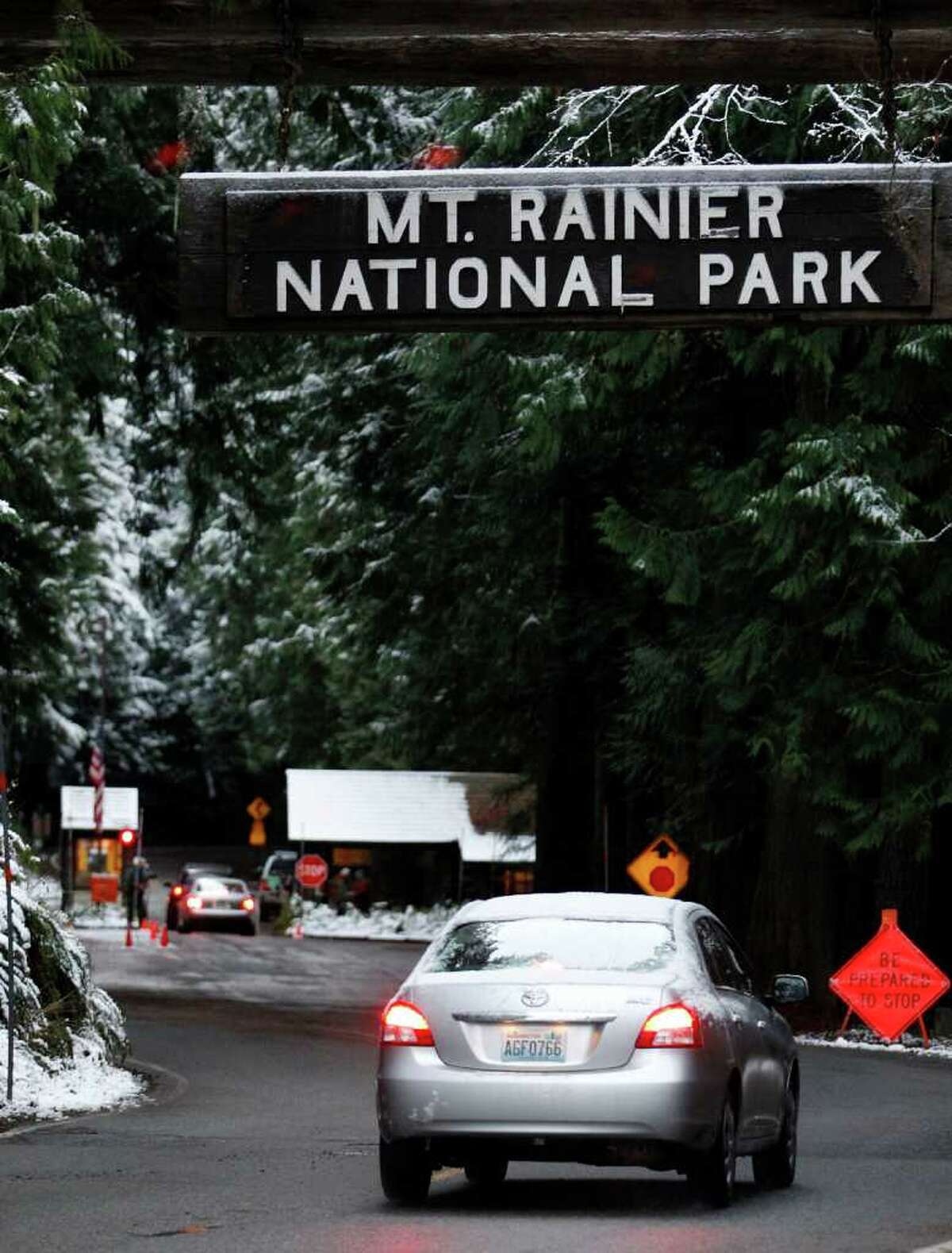 Mount Rainier reopens after fatal ranger shooting