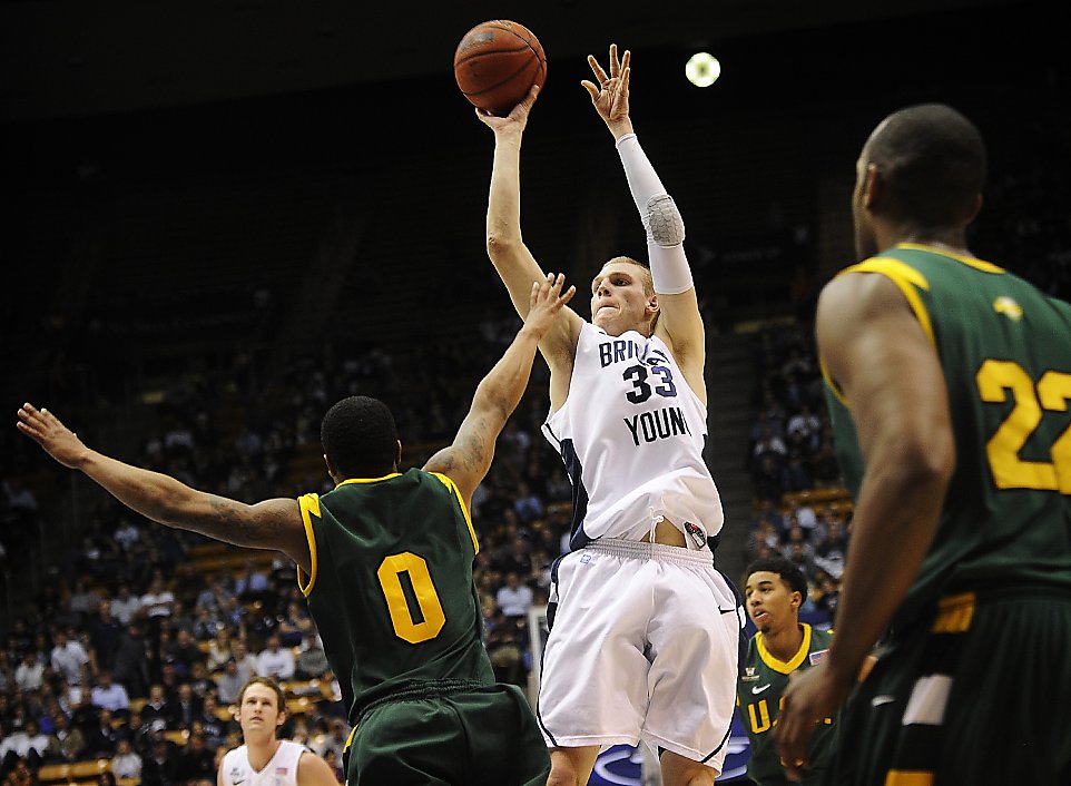 USF men have bitter cold first trip to BYU