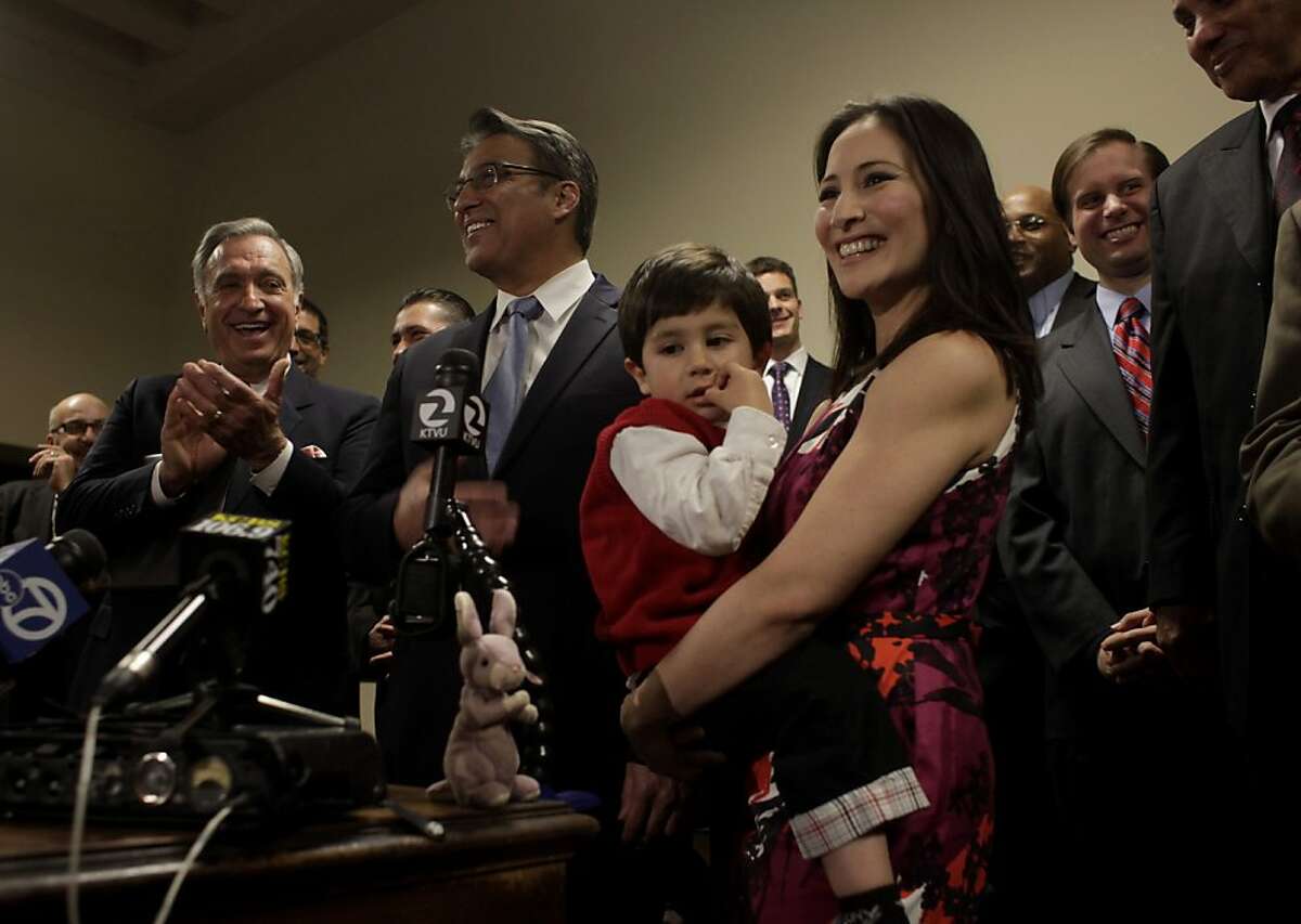 Sheriff Mirkarimi sworn in under awkward cloud
