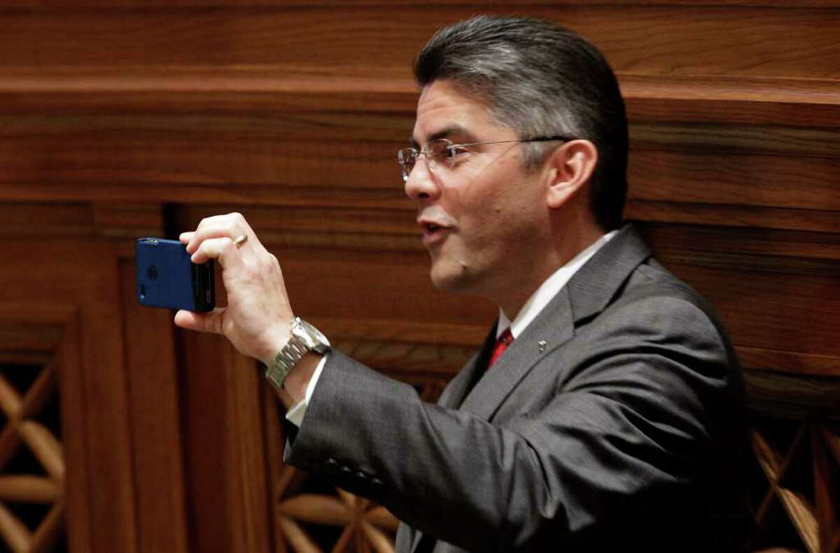 News of the world in photos: Leopard attacks and more