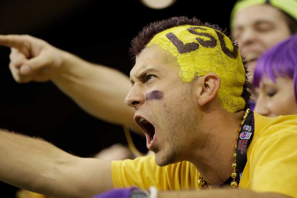 LSU fans under fire once again for singing obscene lyrics at games