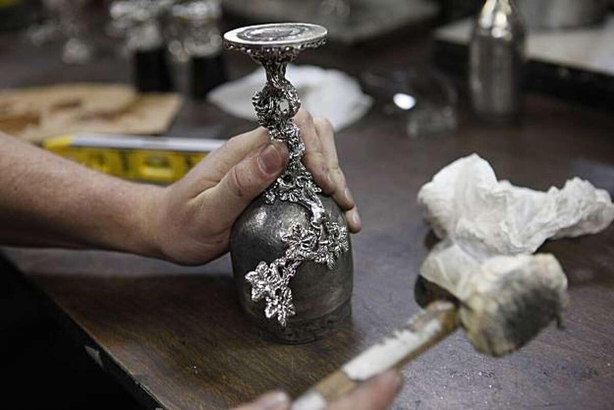 Pewtersmiths honor age-old tradition