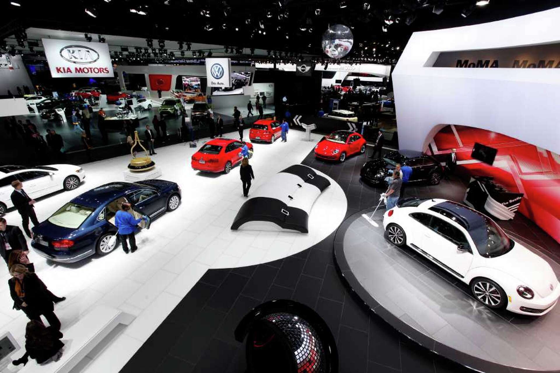 General Motors likely to regain No. 1 spot in global auto sales