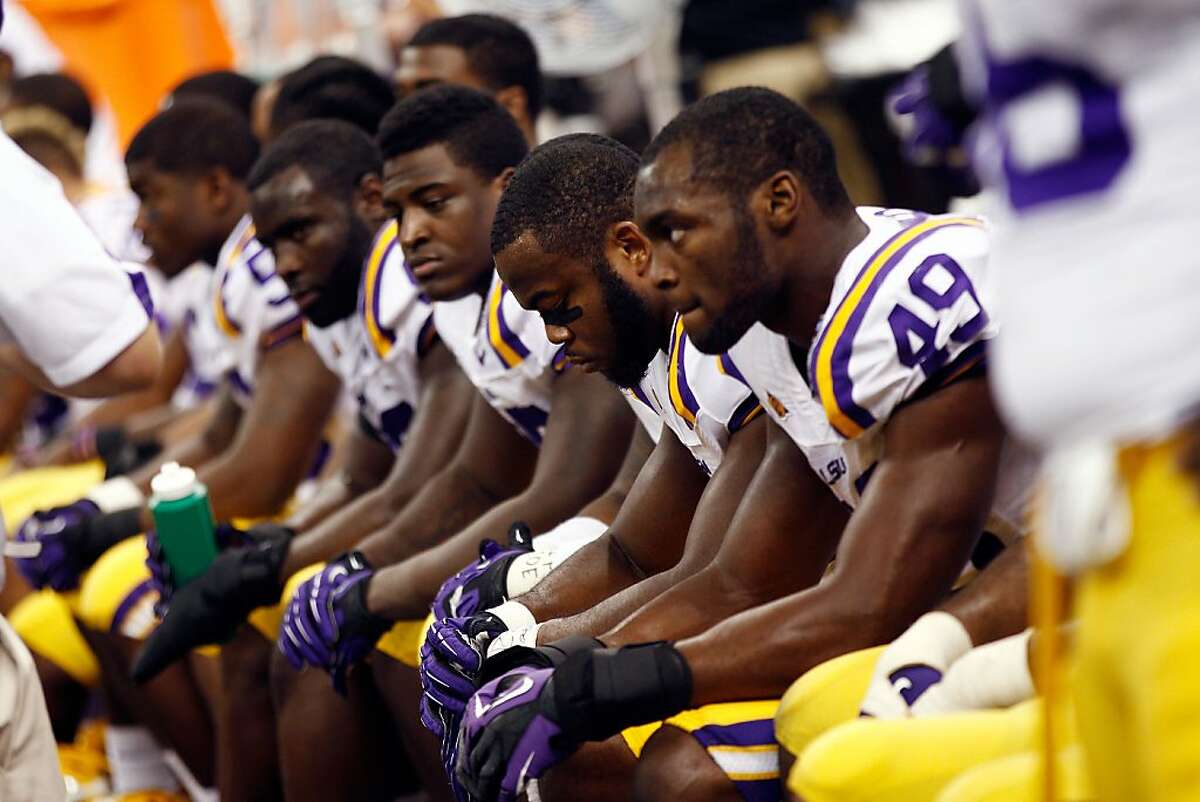 Alabama trounces LSU 21-0 to take BCS title