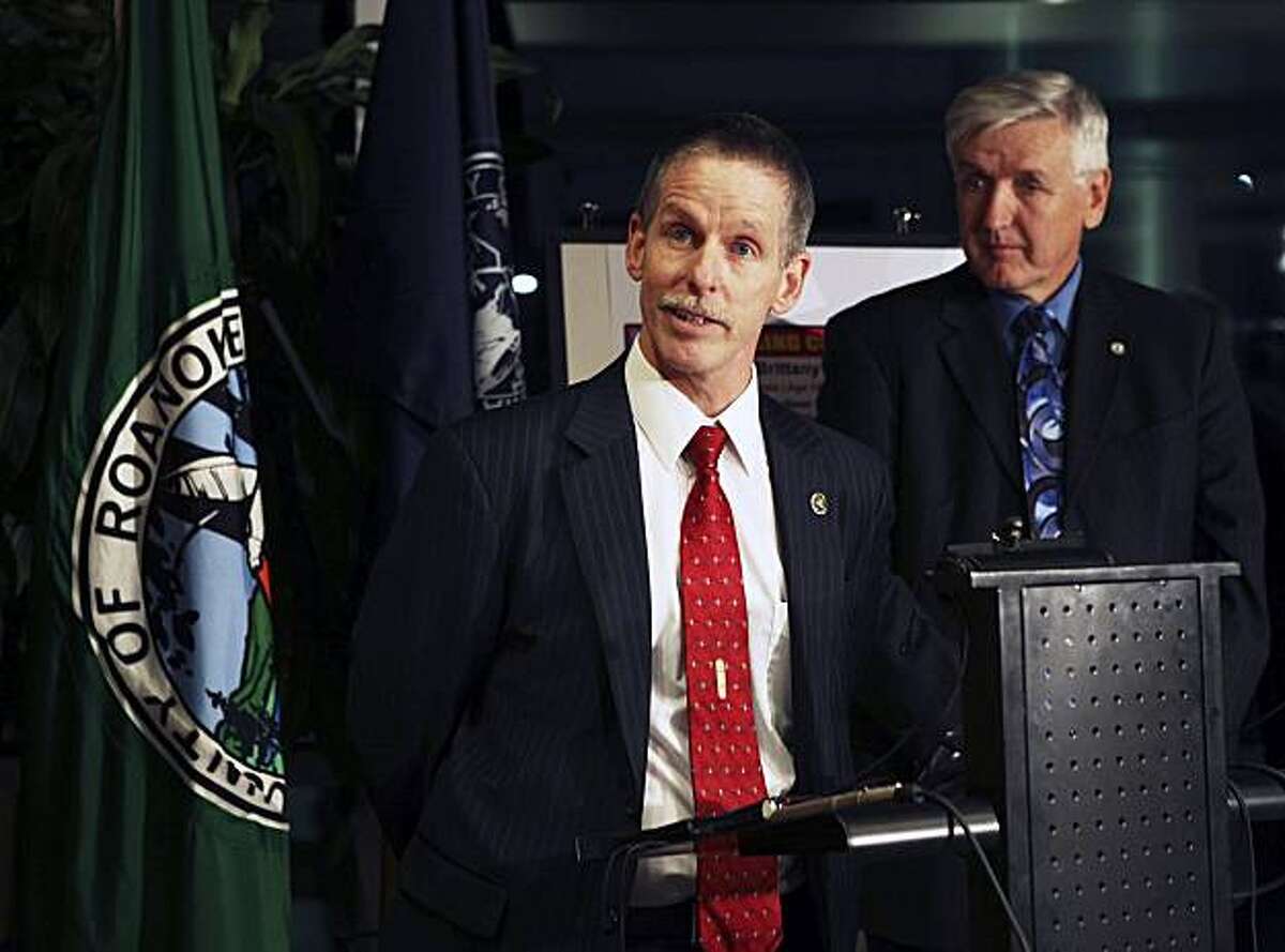 S.F. shopper helps capture fugitive, kidnap victim