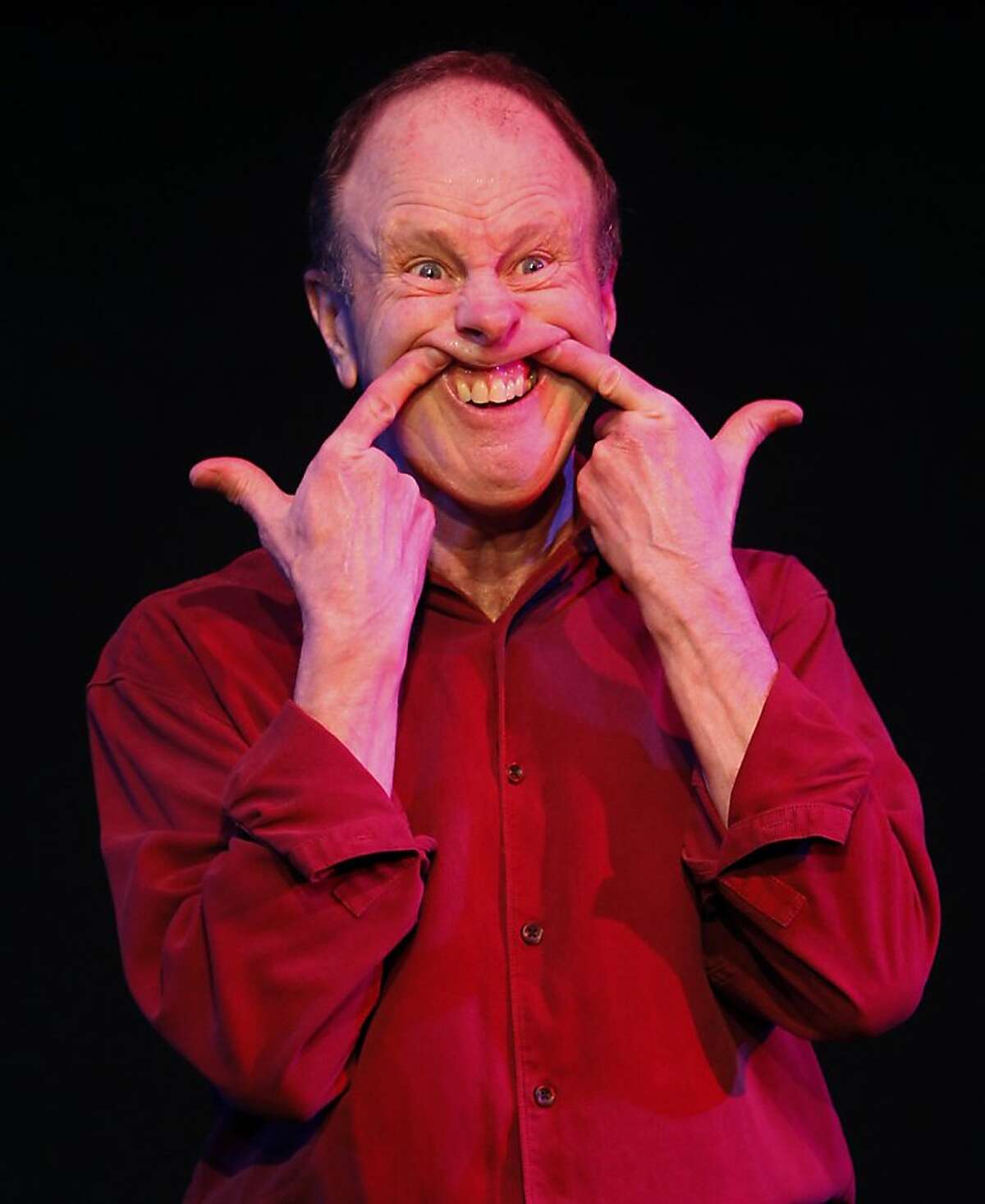 'Geezer' review: Hoyle solo show laughs years away