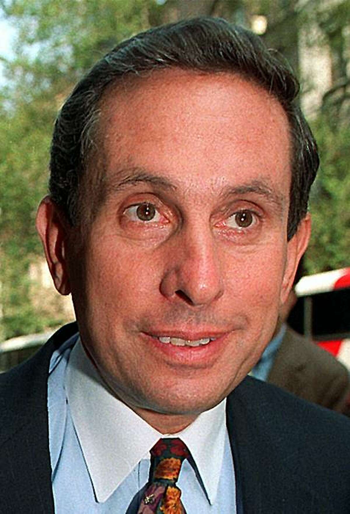 Ex-Rep. Stephen Solarz, D-N.Y., dies at 70