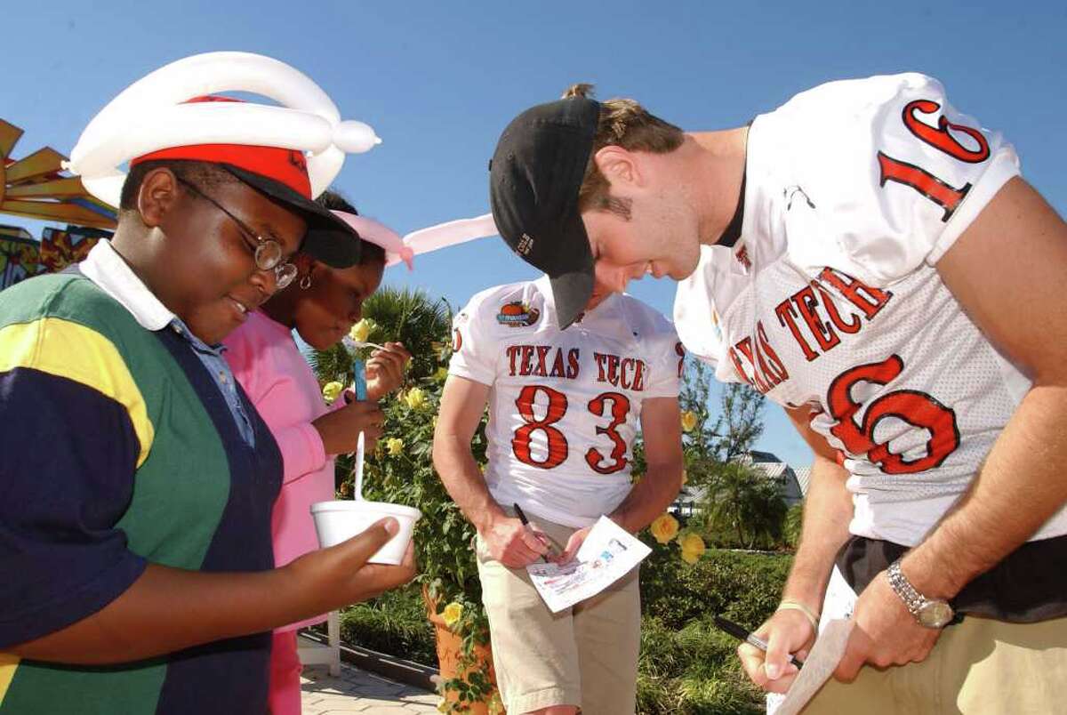 Kinsgbury's offense spanking SEC opponents