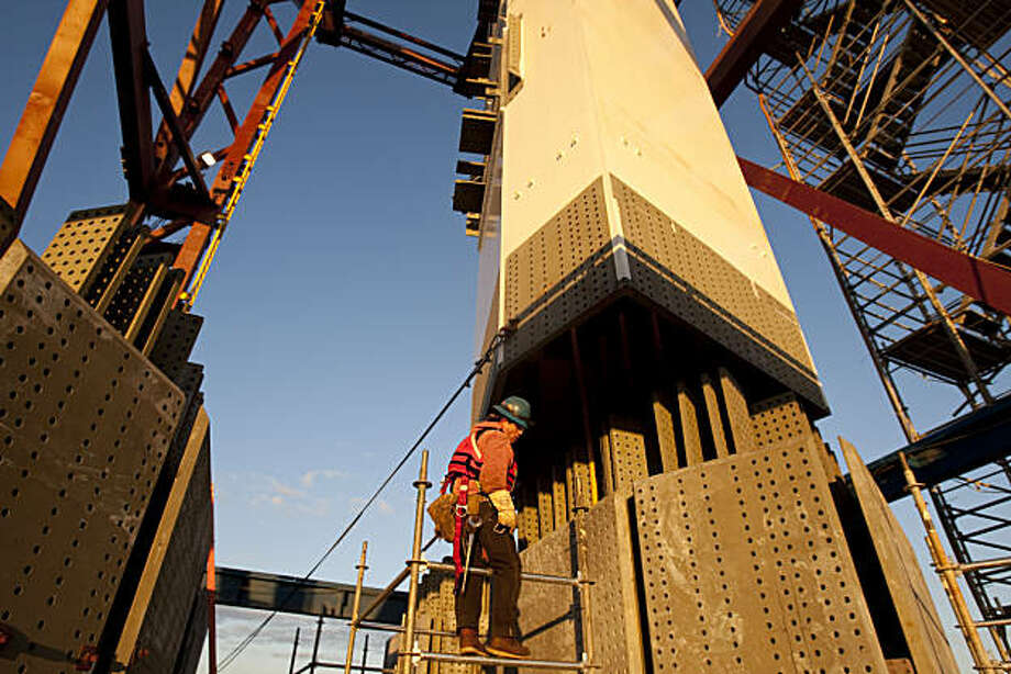 Bay Bridge suspension tower's 4th piece of 5 rising - SFGate