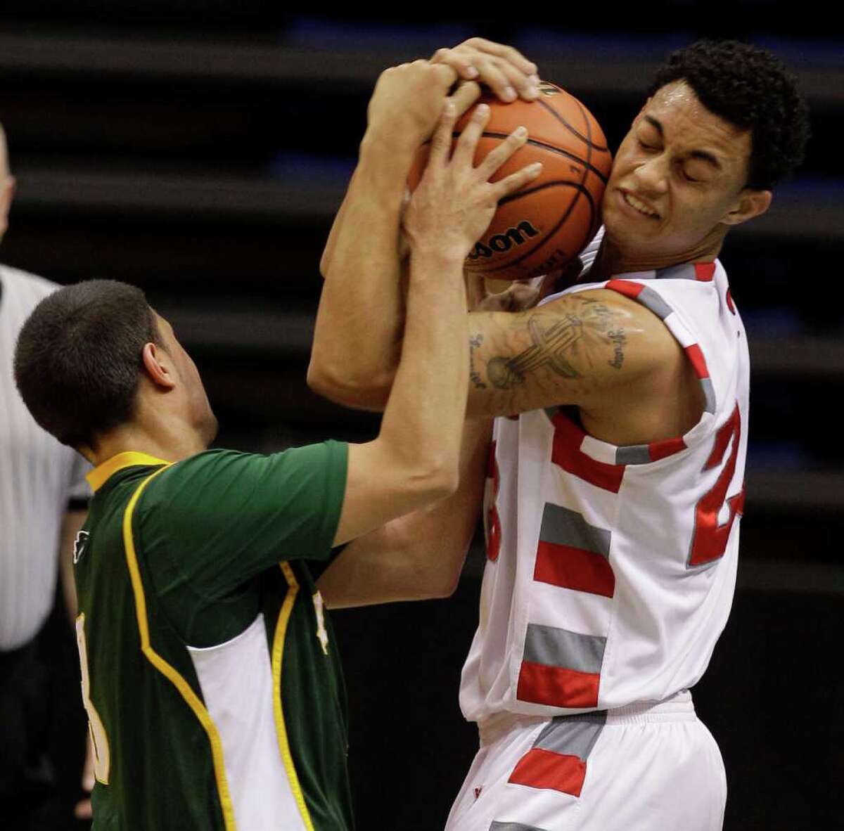 Cy Falls boys edge Cy Lakes in 17-5A hoops action