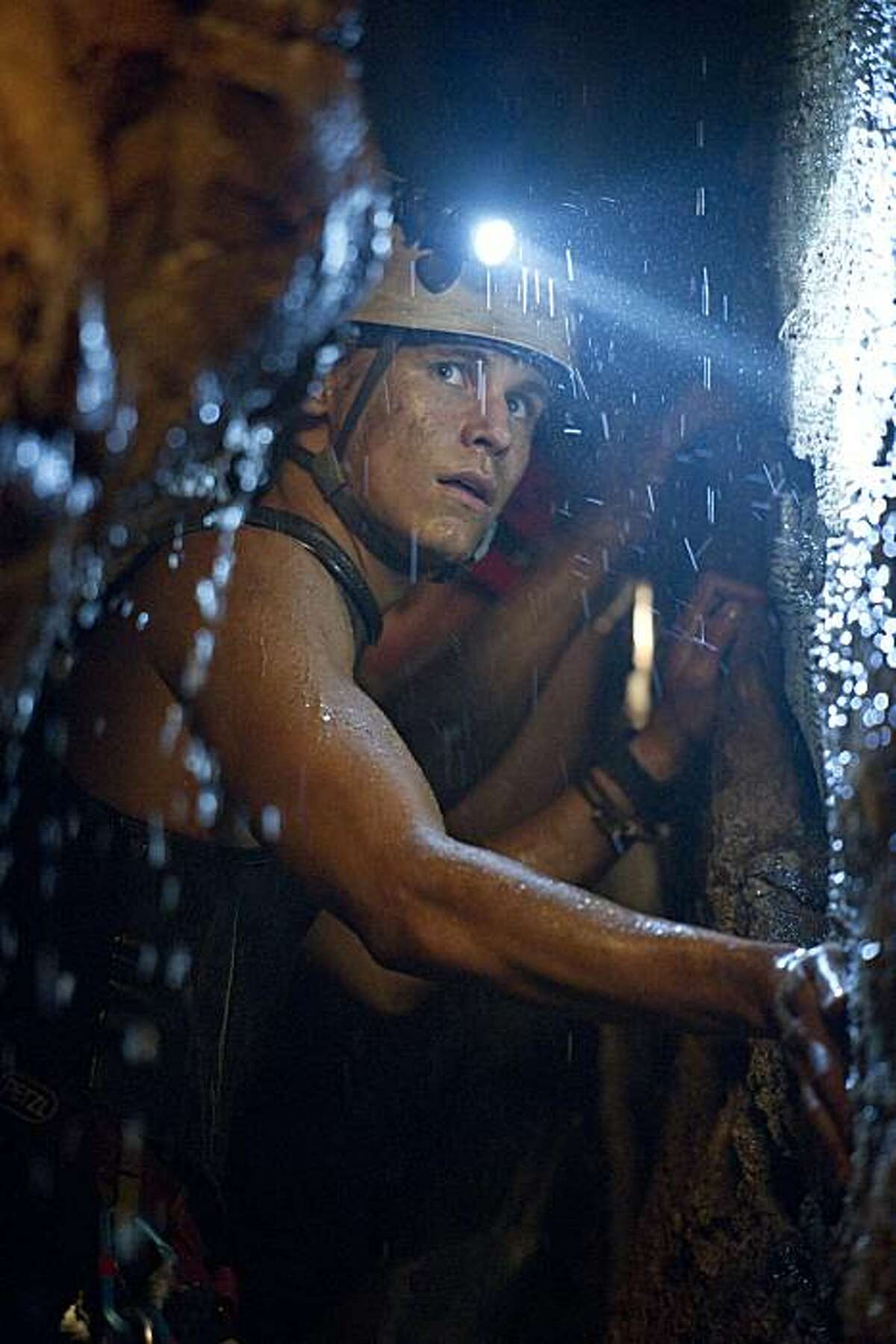 'Sanctum' review: That sinking feeling, in 3-D