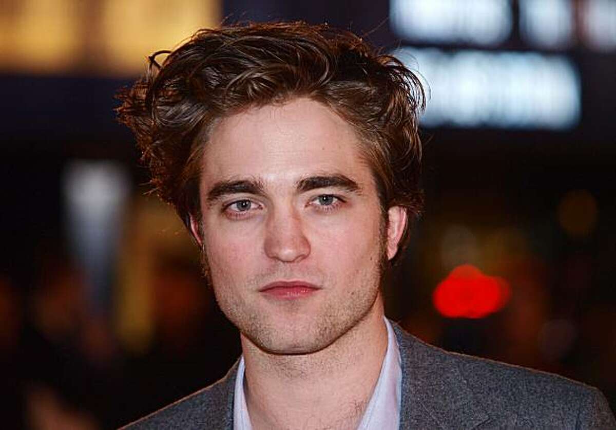 Robert Pattison at "Remember Me" premiere