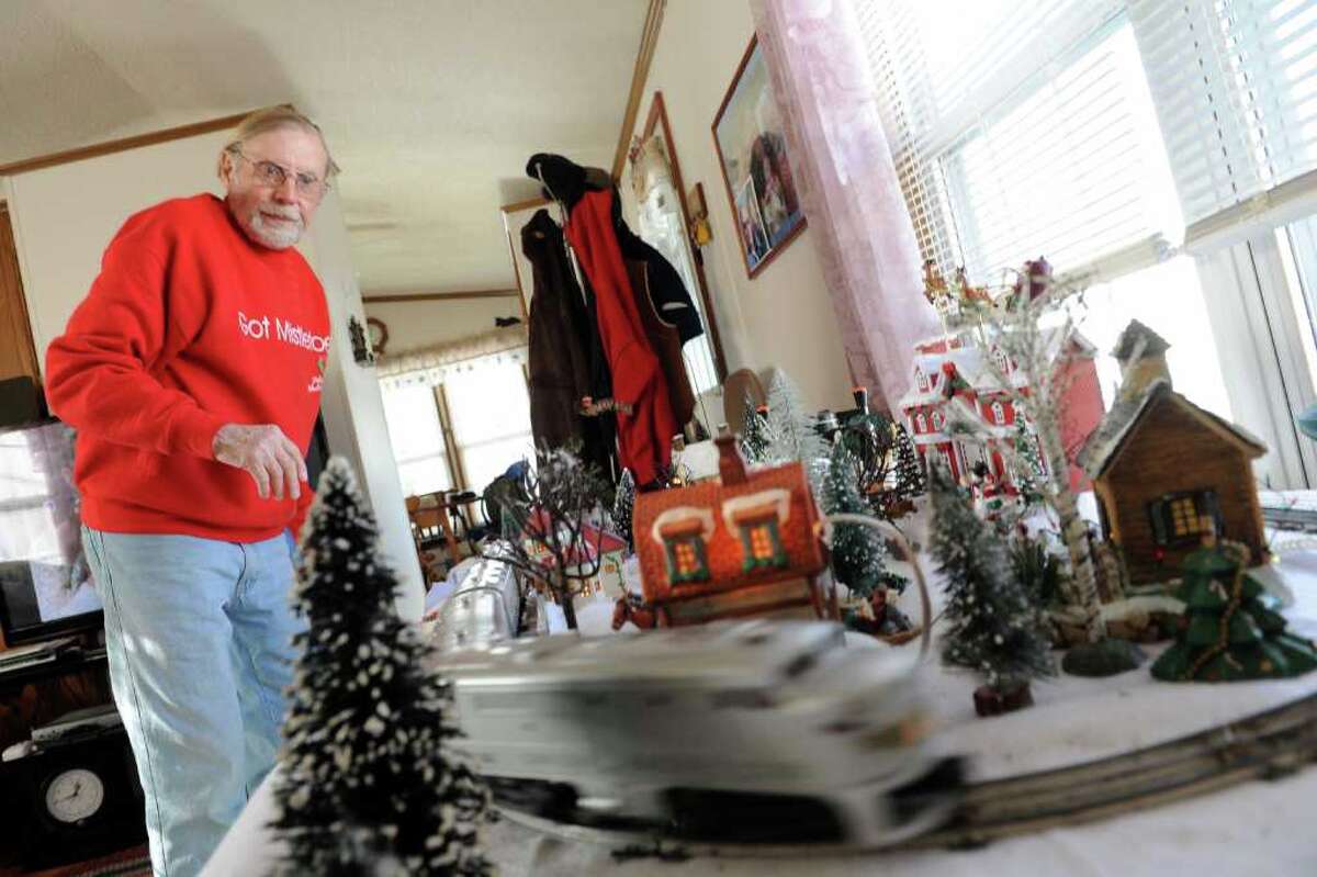 Mobile home residents drive away stereotypes