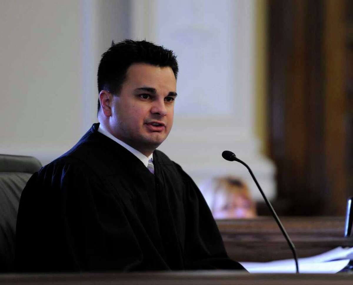 Mott jury returns to work Tuesday