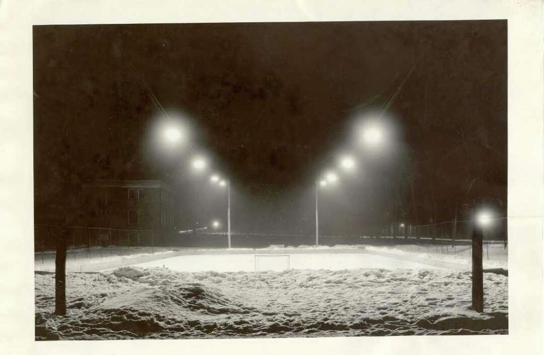 Outdoors old hat to Union